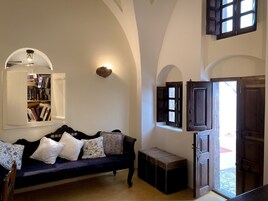 Casa | 1 quarto, secretária, internet de alta velocidade 