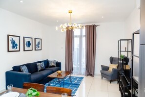 Dúplex Deluxe, varanda | Sala de estar | Monitores, impressoras