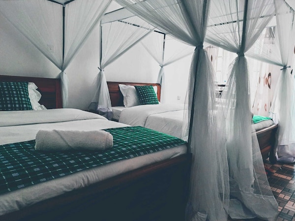 Queen's Way Resort - Kisumu