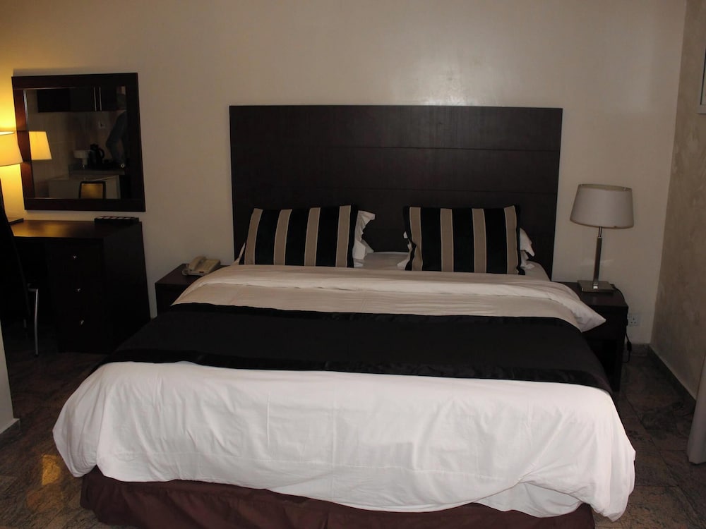 Broadfields Hotel - Abuja