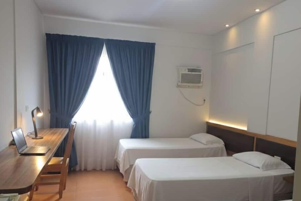 Quarto Triplo Económico, 3 camas individuais | Wi-fi grátis