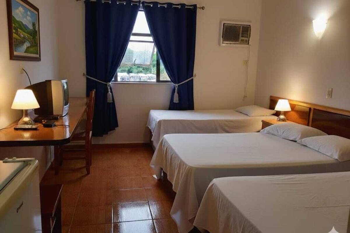 Quarto Quádruplo Nobre | Casa de banho | Toalhas fornecidas, papel higiénico