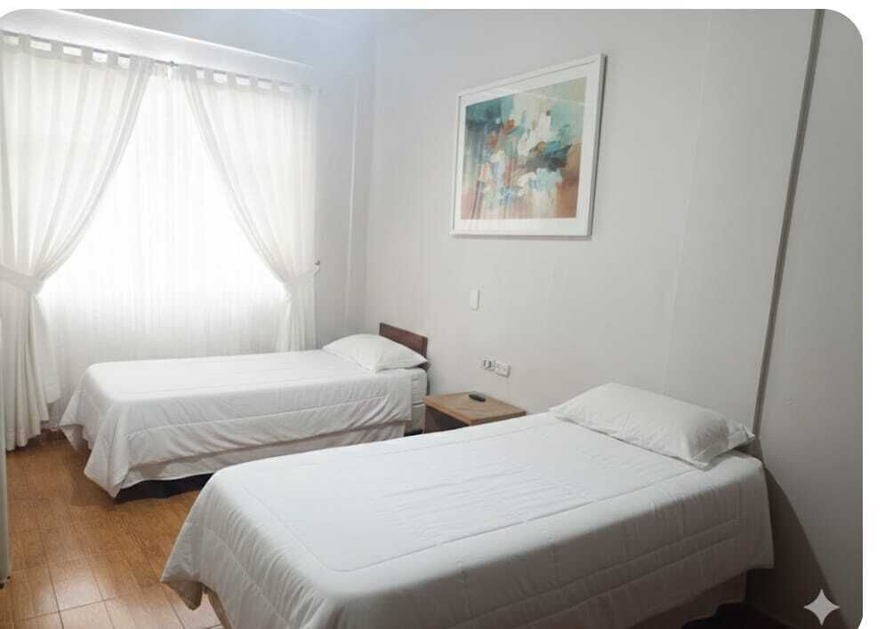 Quarto Twin Económico, 2 camas individuais | Wi-fi grátis 