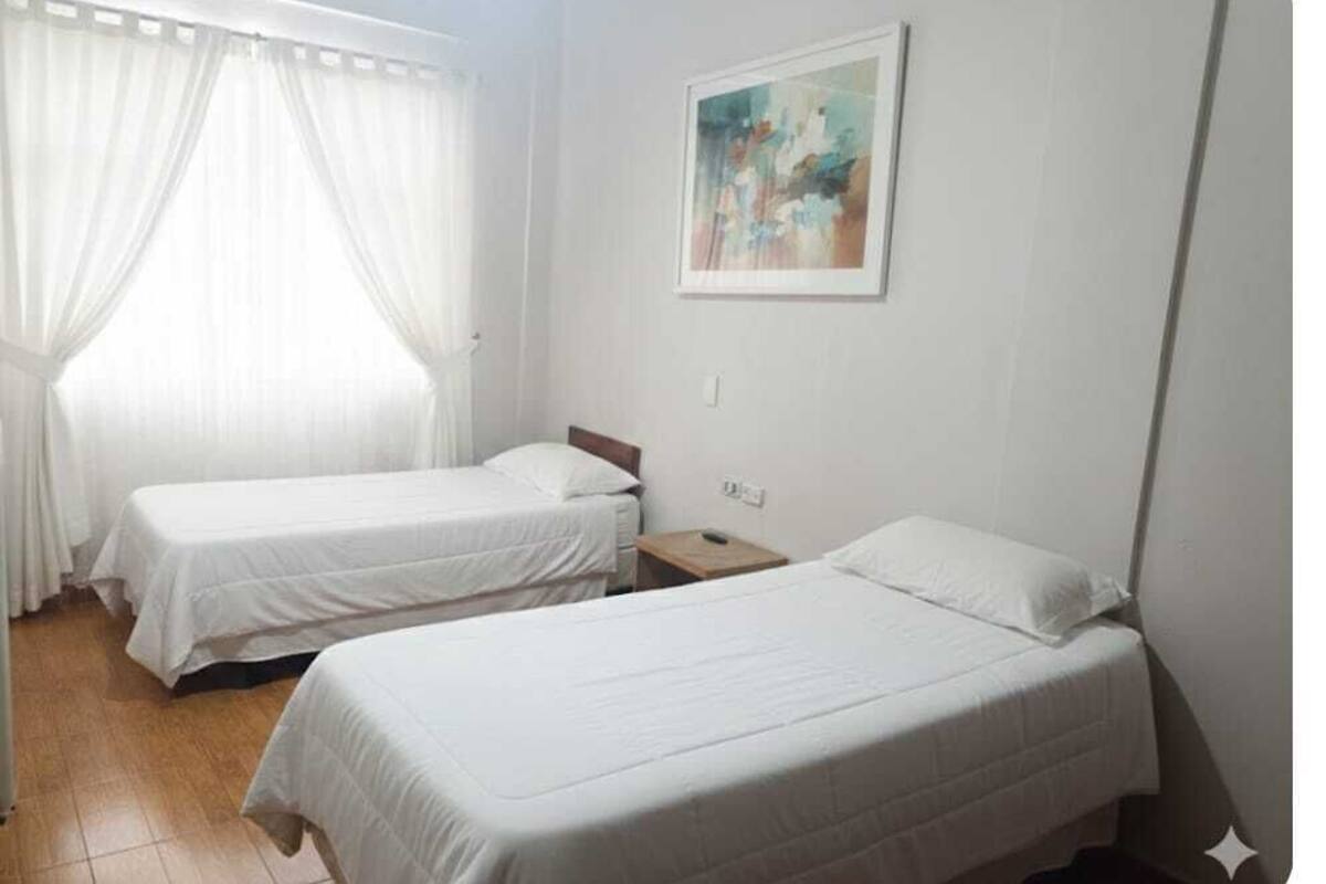 Quarto Twin Económico, 2 camas individuais | Wi-fi grátis