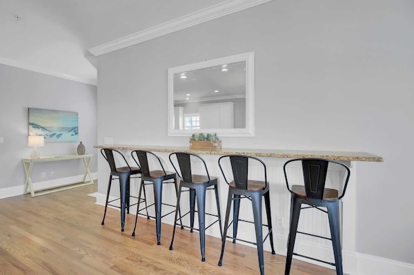 6 10th Avenue By Avantstay Steps To The Beach Pool 2691 Sqft - Folly Beach, SC