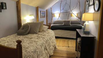 Quarto, várias camas, aceitam-se animais de estimação, mezanino | Com decoração personalizada, com mobília individualizada, Wi-fi grátis