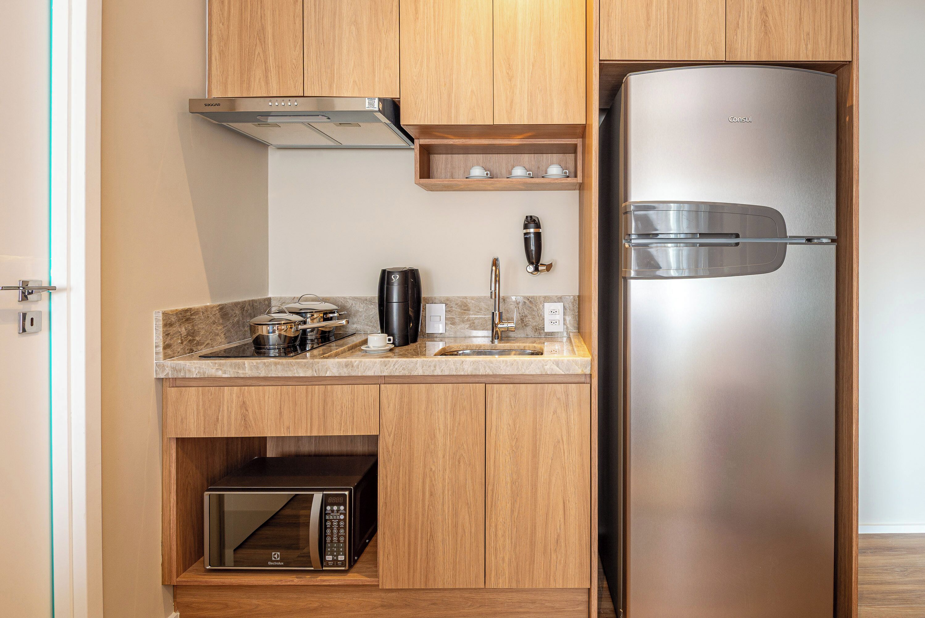 Apartamento Premium, 1 cama de casal, Vista para a cidade | Cozinha privada | Um frigorífico, um micro-ondas, um forno, uma placa de cozinha 