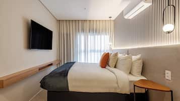 Estúdio superior | Cofres nos quartos, cortinas blackout, Wi-Fi de cortesia