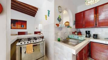 Apartamento | Cozinha privada | Uma cafeteira/bule, Rolo de cozinha