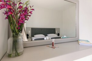 Estúdio, vista para o jardim | Cortinas blackout, Wi-Fi de cortesia