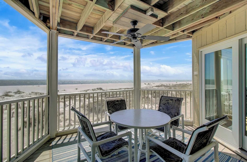 202 F Port O Call By Avantstay Amazing Oceanfront Views! - Isle of Palms, SC