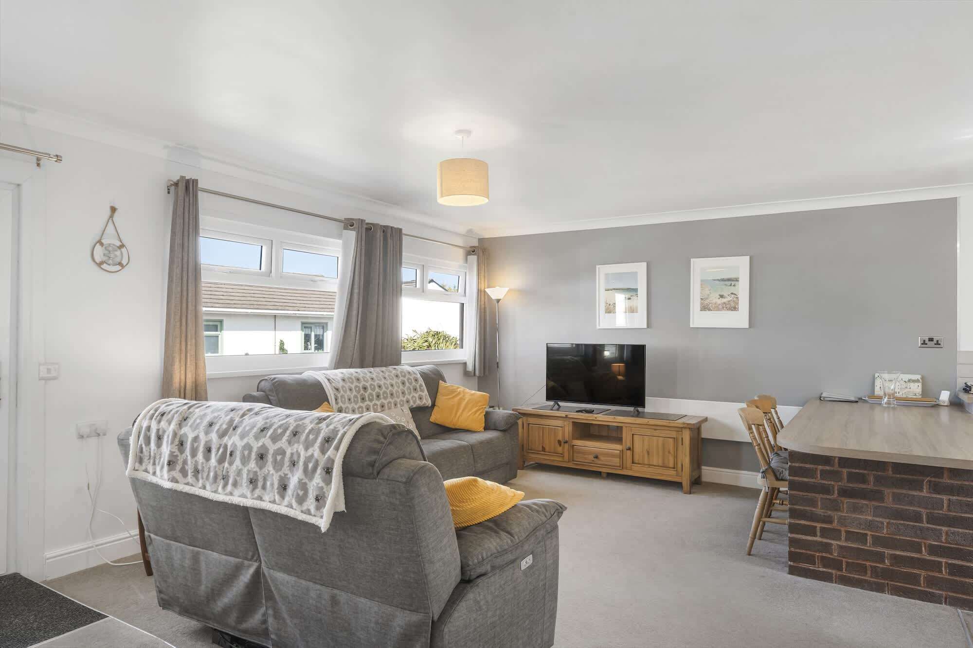 Beach House & Garden In St Merryn, Private Parking - Padstow