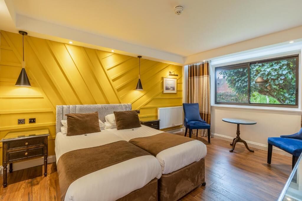 Historic Ipswich Escape: Indoor Pool & Sauna Access, Enjoy Scenic Garden Views - Suffolk