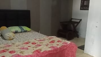 Quarto casal luxo, vista para a montanha | Escrivaninha, espaço de trabalho para notebook, Wi-Fi de cortesia