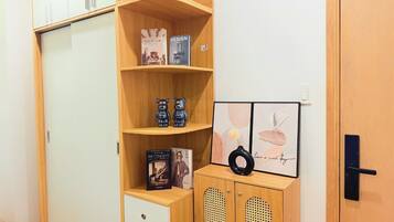 Apartamento Standard, 1 quarto, kitchenette, Vista para a cidade | Ferro/tábua de engomar, Wi-fi grátis