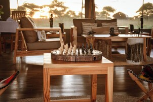 Área de estar no saguão