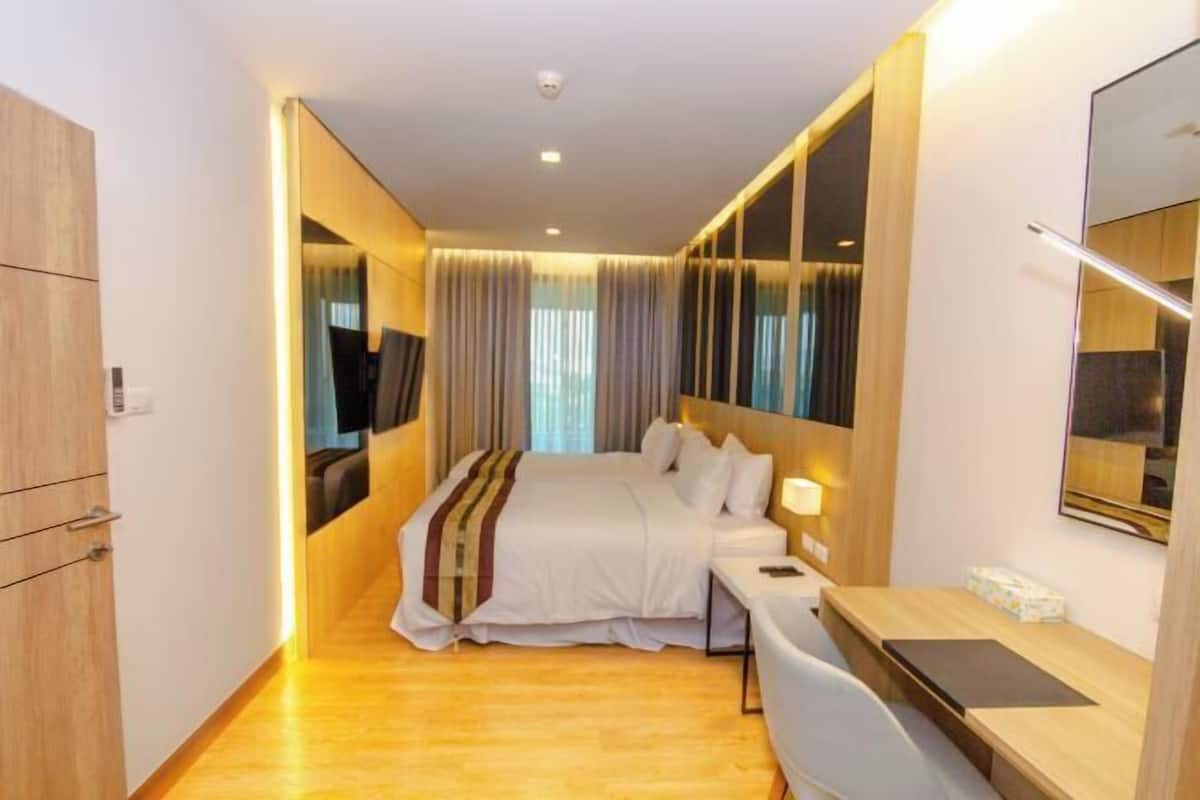 Secretária, secretária adequada para computadores portáteis