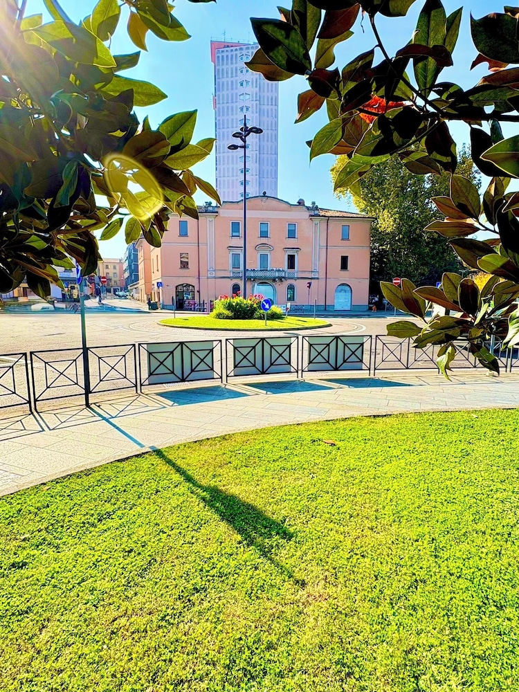 The Central Rock Inn Camere Con Bagno Privato Self Check In - Piacenza