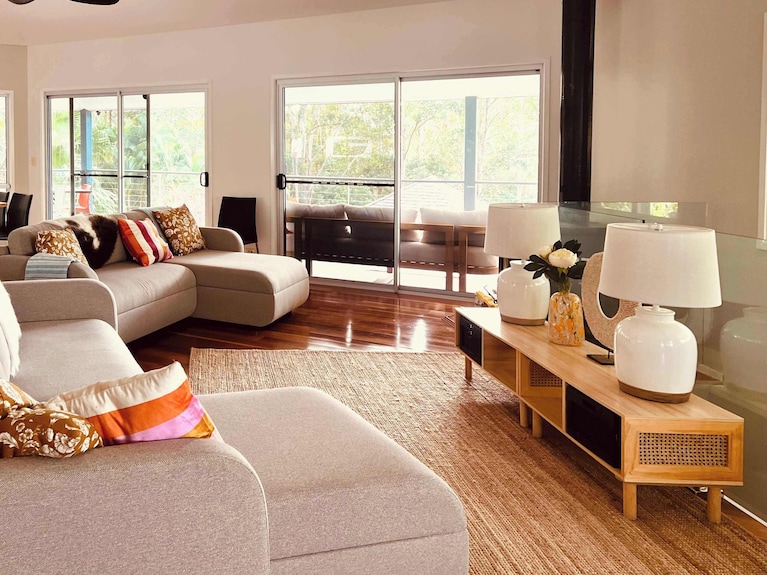 Ginger Wilde Hideaway. Pool, Spa Sleeps 35+ - Yandina