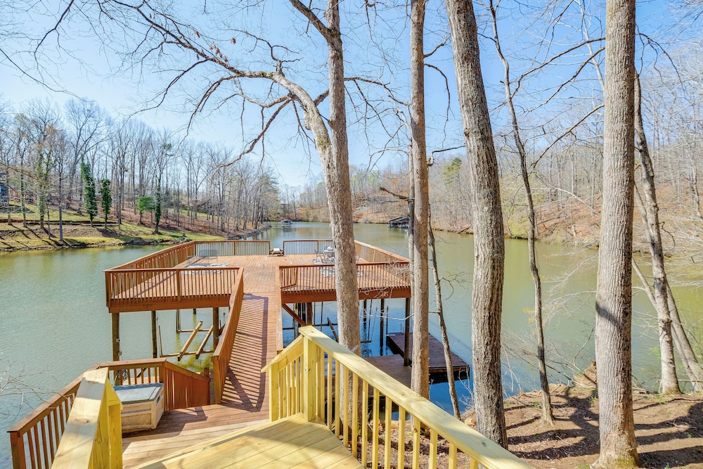 Fish, Boat & Hike: Lakefront Home W/ Game Room! - Smith Mountain Lake, VA