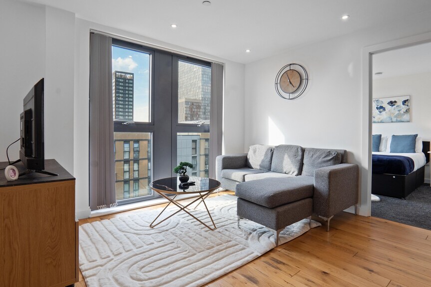 Luxurious 2 Bed Central Apartment - Solihull