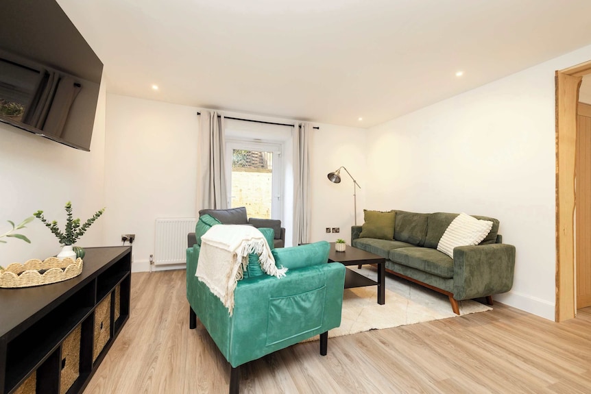 Joivy 3br Flat In Haymarket With Free Parking - Edinburgh