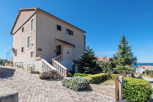 Beautiful Apartment Near Rtic Beach - Primošten