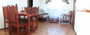 Apartamento conforto, vista para a montanha | Cofres nos quartos, Wi-Fi de cortesia, roupa de cama