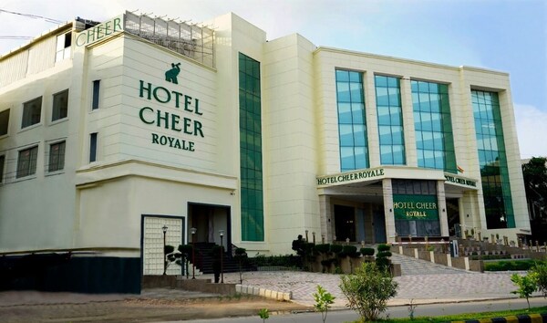 Hotel Cheer Royale - Bareilly