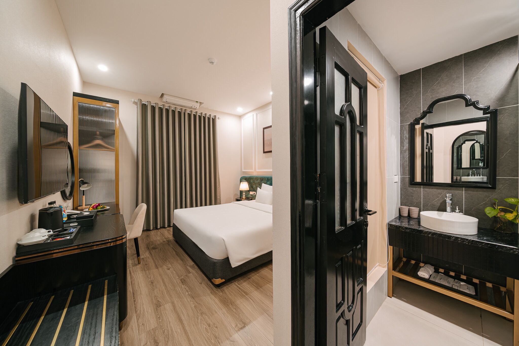 Roupa hipoalergénica, minibar com produtos grátis, cofre no quarto 