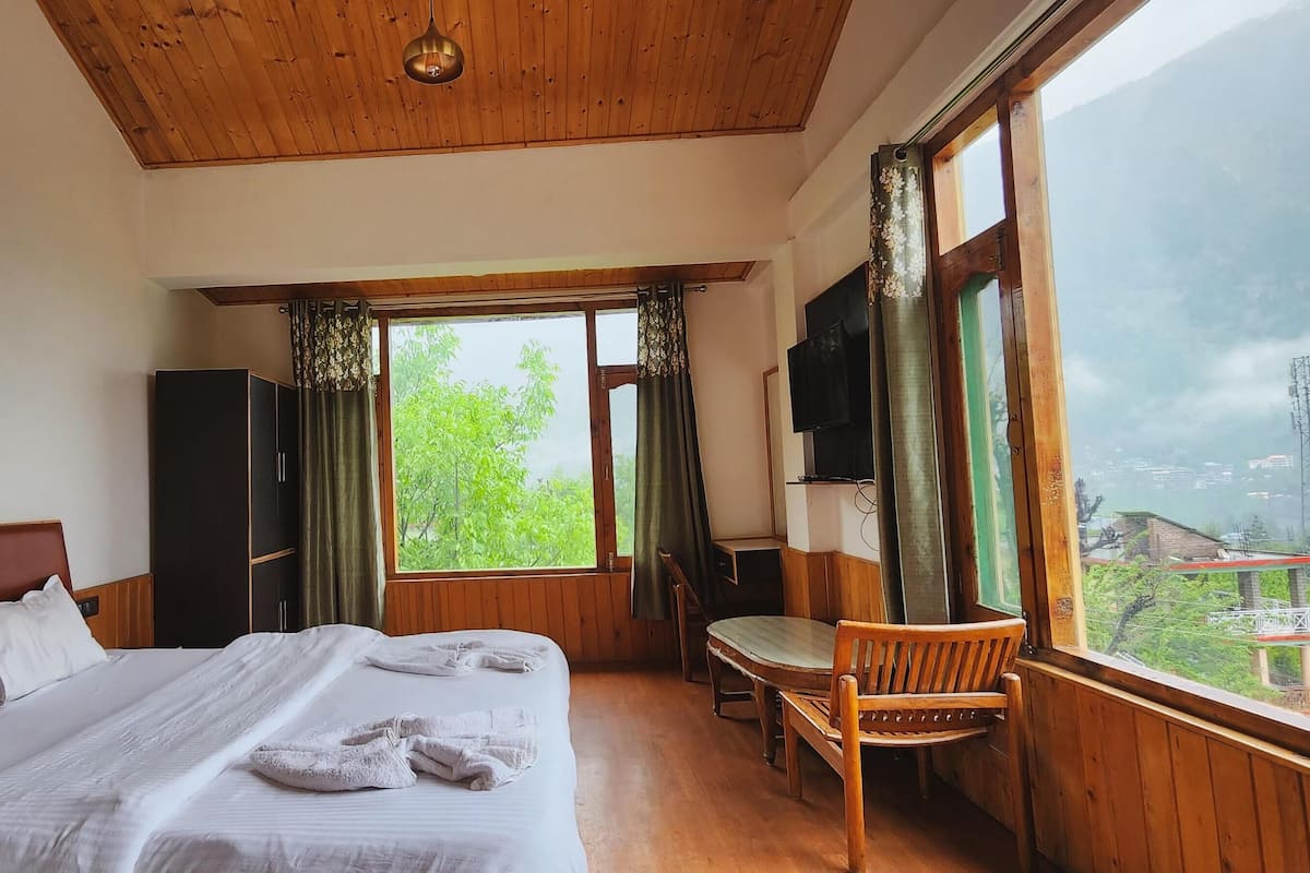 Quarto casal standard | Wi-Fi de cortesia, roupa de cama