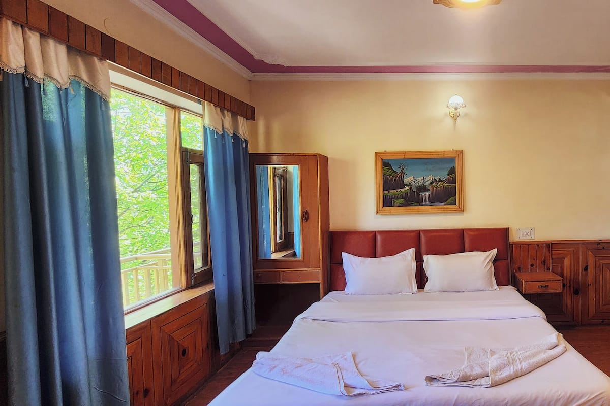 Quarto casal premium | Wi-Fi de cortesia, roupa de cama