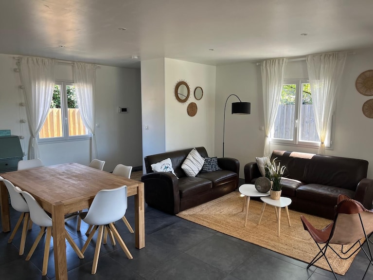 Secluded Villa On The Bassin D'arcachon With Private Heated Pool - Lanton