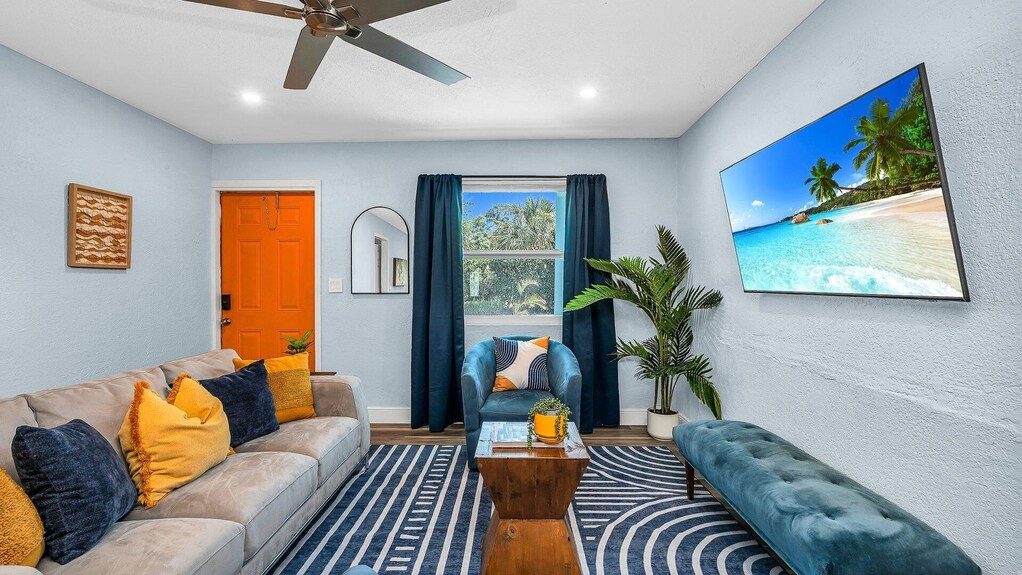 Peanut Island Paradise I 4 Mins To Island Shuttle! - Riviera Beach, FL