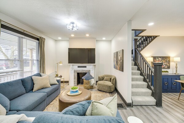 4 Mi To Dtwn: Modern Retreat W/ Yard In Cleveland - Shaker Heights, OH