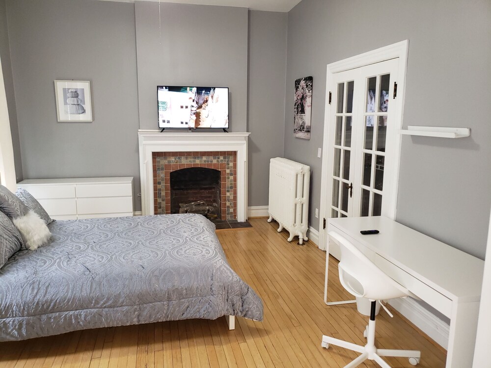 Huge 2-bedroom apartment 2 Blocks from Tower Grove Park! - St. Louis | Vrbo