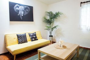 Dúplex Comfort, cozinha, vista para o jardim | Sala de estar | Smart TV de 40 polegadas com canais digitais, Netflix 