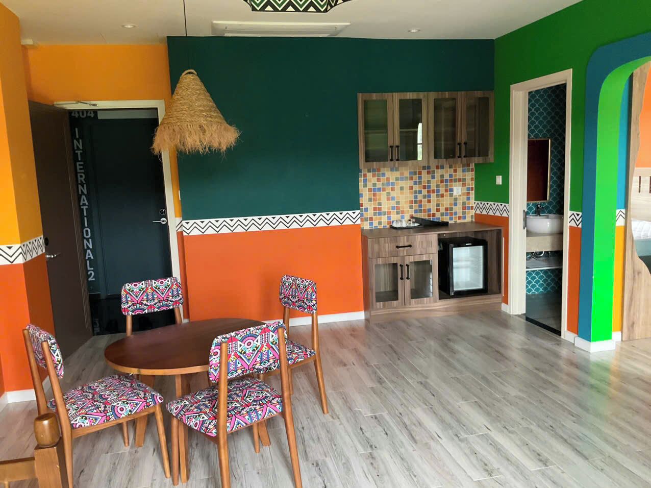 Suite Deluxe, vista para o campo de golfe | Refeições no quarto