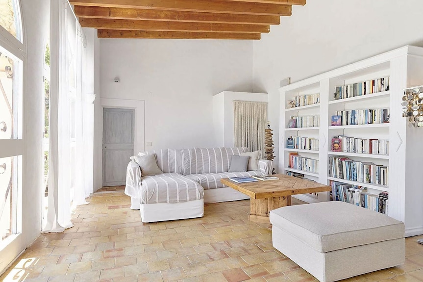 Villa In Santa Eulària Des Riu Met 6 Slaapkamers 12 Personen - Talamanca