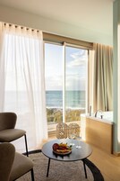 Quarto casal luxo, vista para o mar | Edredons de pluma, cofres nos quartos, individualmente mobiliados