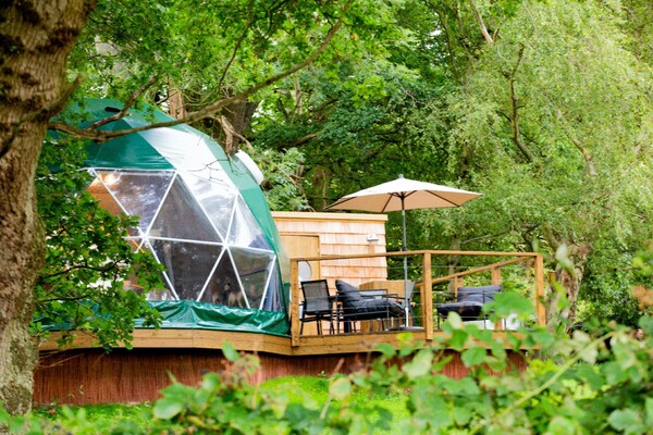 Chalet In Kent With Hot Tub & Countryside Views - East Sussex