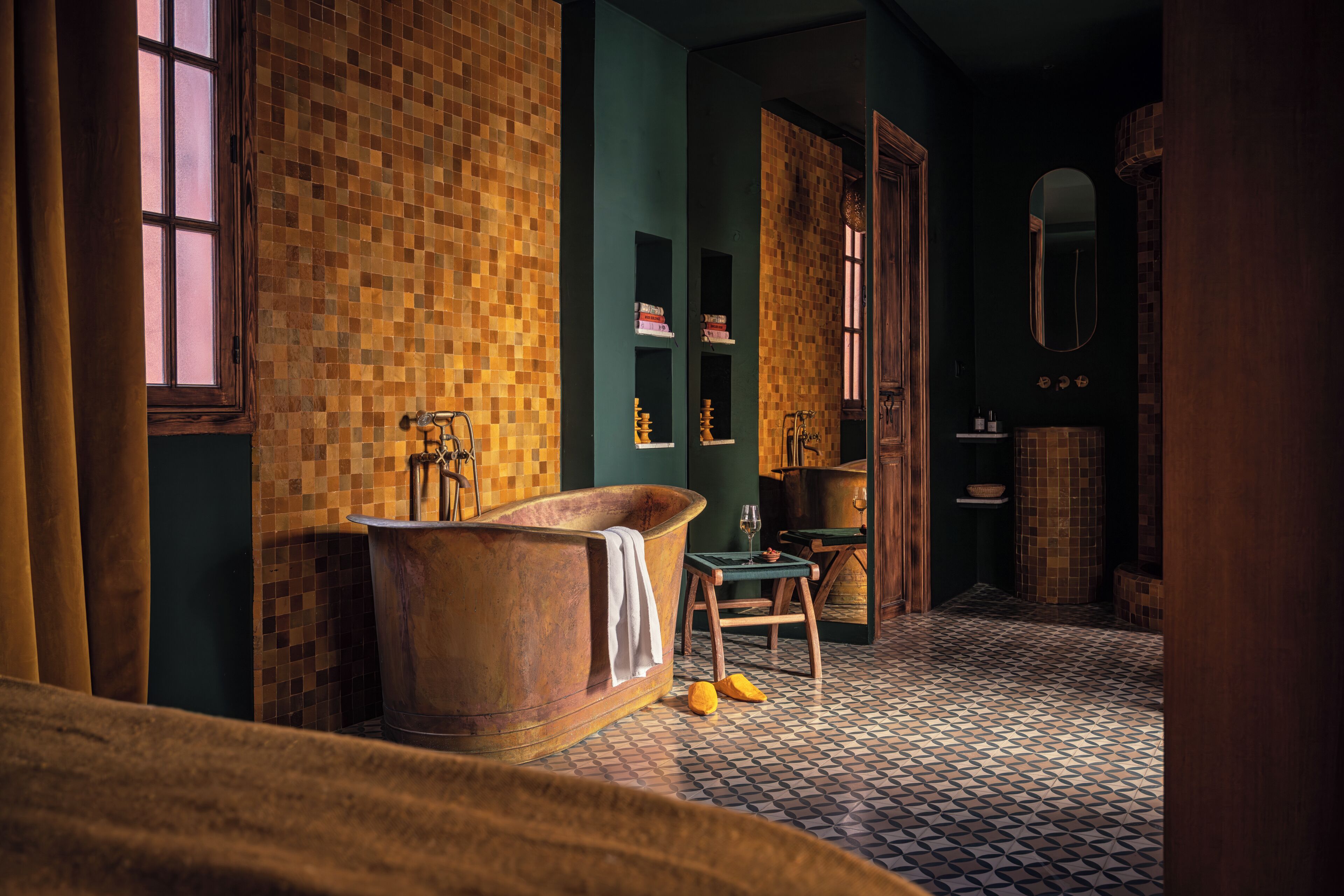 Quarto Deluxe | Casa de banho | Um secador de cabelo, toalhas fornecidas, sabão, champô 