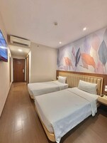 Quarto Twin Superior (Color Room - Twinbed) | Secretária, secretária adequada para computadores portáteis 