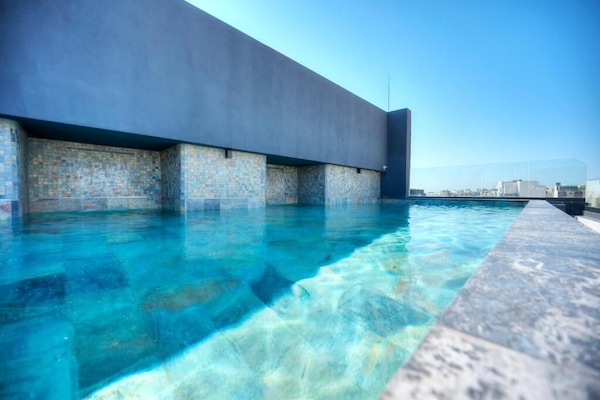 Piscina exterior sazonal