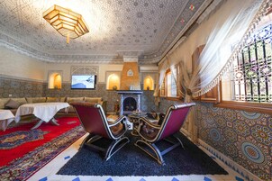 Villa, 4 quartos, fumadores, piscina privativa | Sala