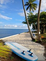 Na praia, passeios de caiaque 