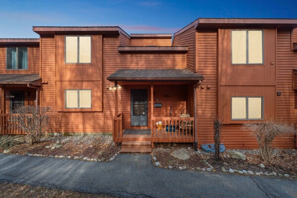 Echo 7 Building D - Retreat With Mountain Views 2 Bedroom Townhouse By The Summit At Gore Mountain - Schroon Lake, NY