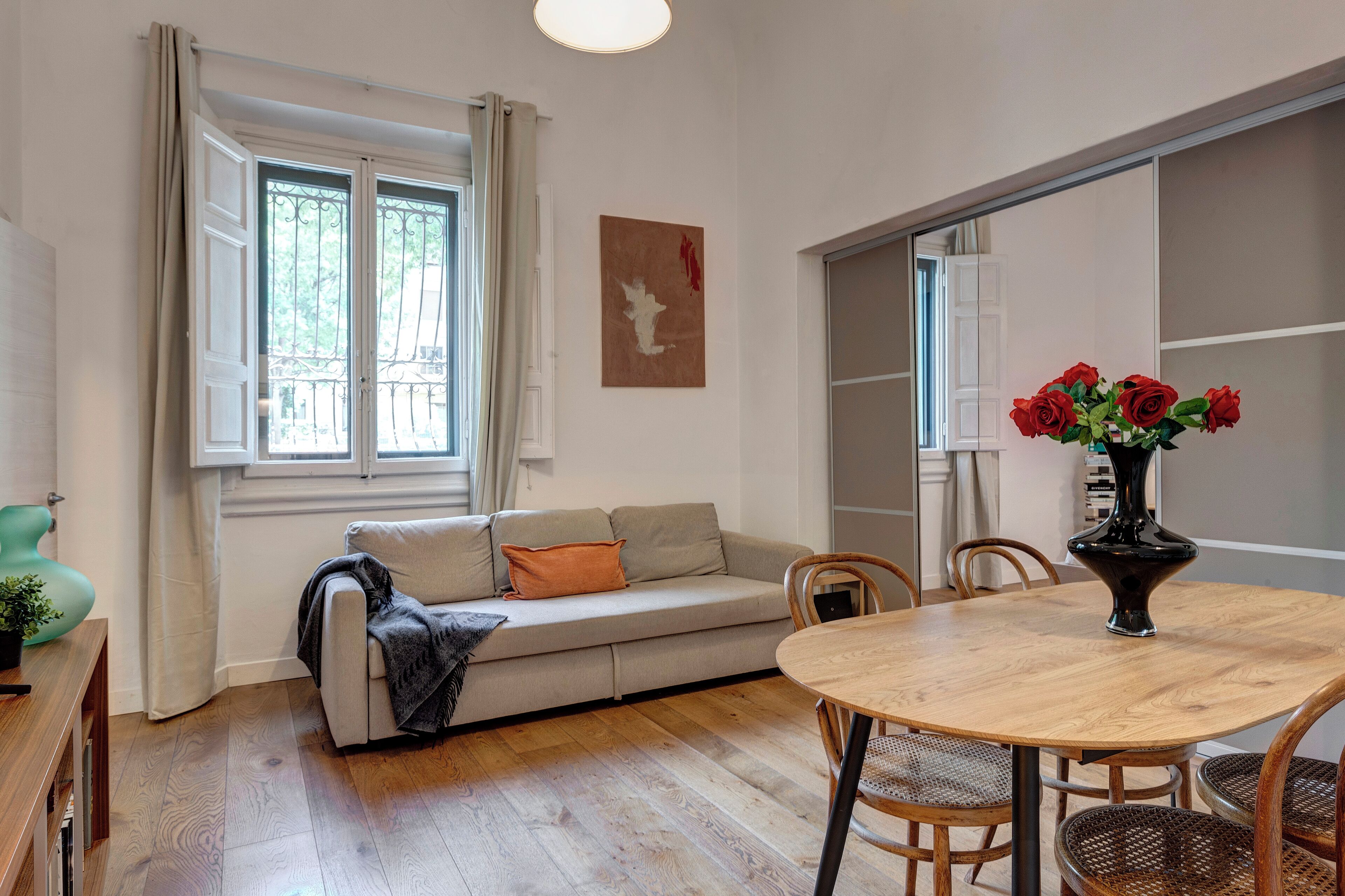 Apartamento | Área de estar | TV de tela plana 24 polegadas com canais digitais