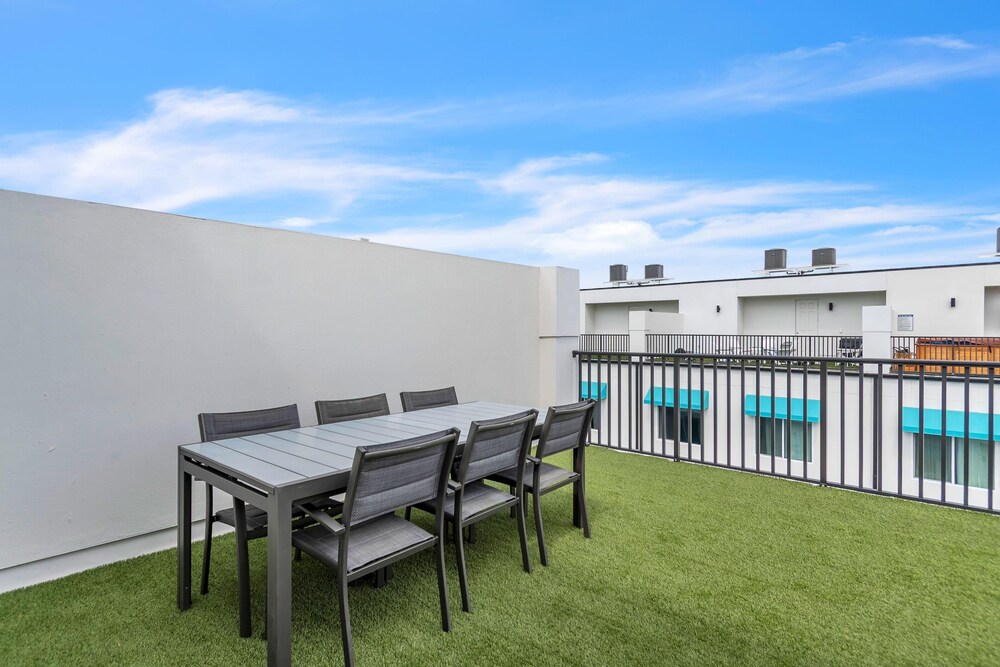 Azul Townhomes A1 - Treasure Island, FL