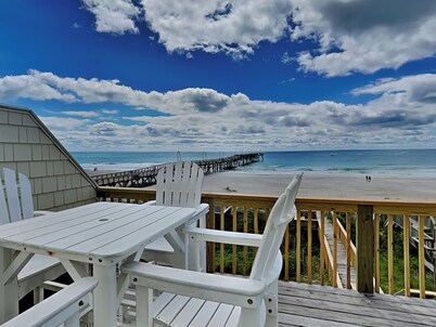 Jolly Dave's by Topsail Realty